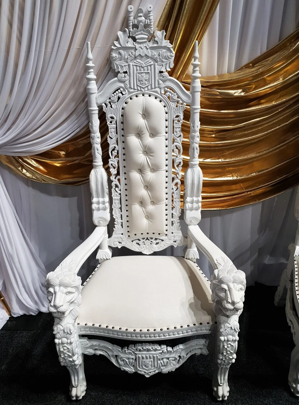 Wedding chair thrones 60 photos - Astyledwedding.com